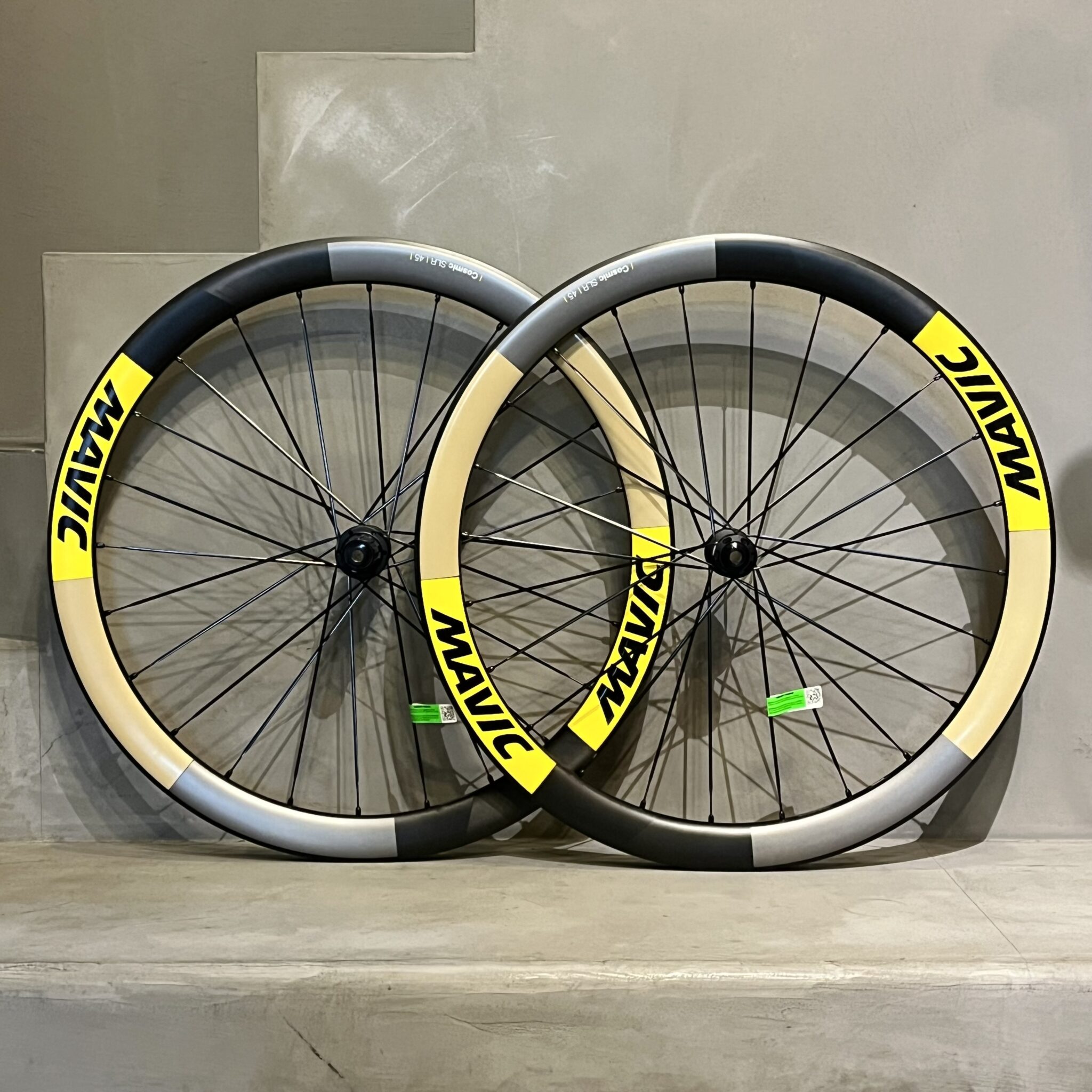 MAVIC COSMIC SLR 45 DISC SSC SMU 23mm 限定モデル【送料無料】※沖縄・離島除く【10回ローン払い金利無料】 | kurocycle ONLINE SHOP